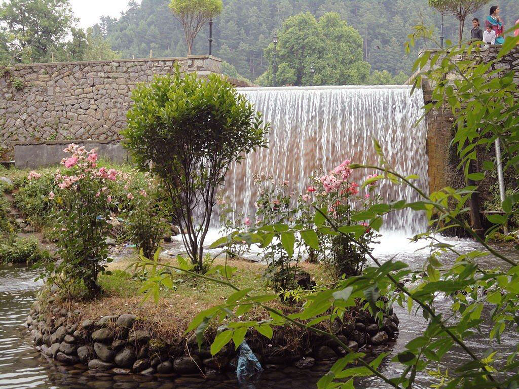 Mughal Garden Verinag - About, Location, Facts and Story | KashmirHills