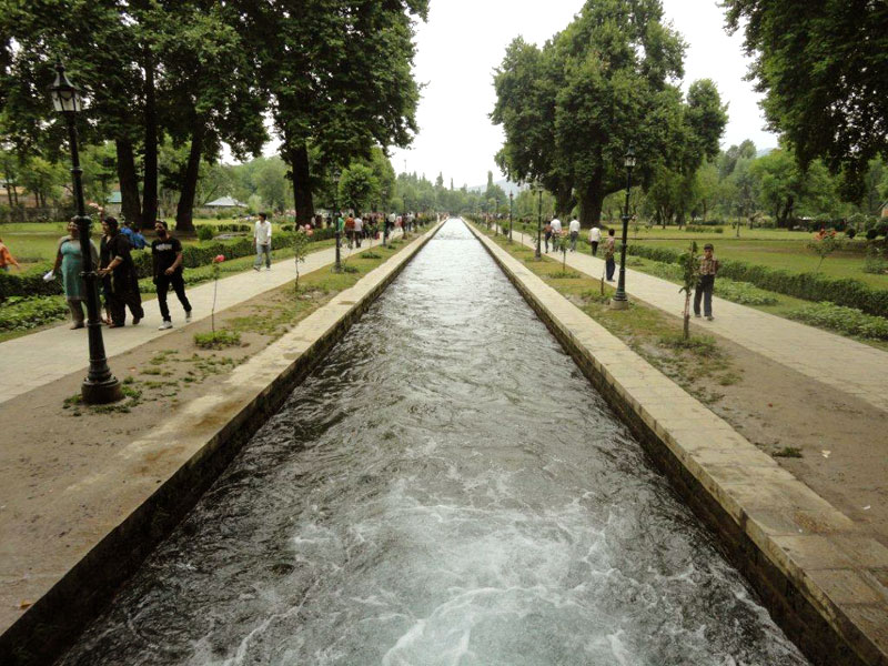 Mughal Garden Verinag - About, Location, Facts and Story | KashmirHills
