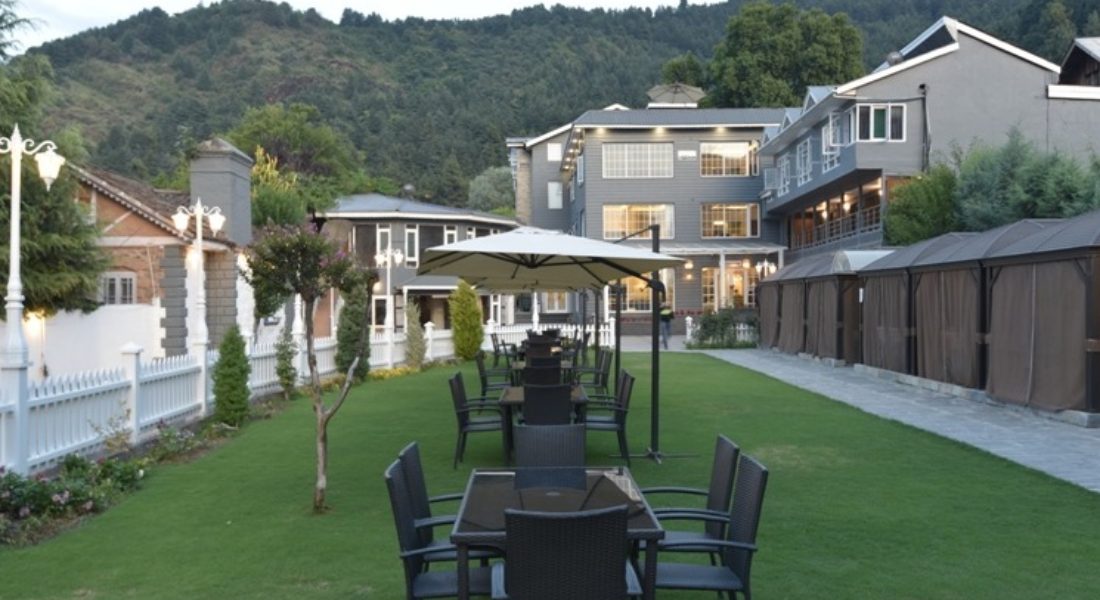 Best Luxury Super Deluxe Properties, 4 Star hotels to Stay in Srinagar ...